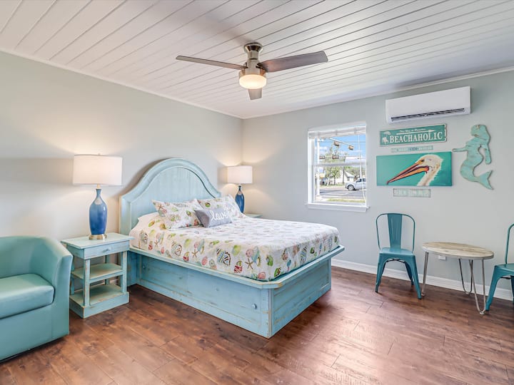 Coast Oaks Cottage 1 - Rockport, TX