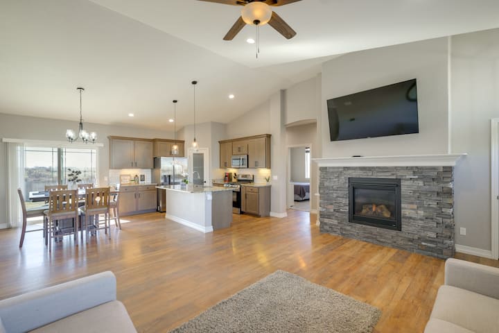 < 1 Mi To Rio Grande Trails: Quiet Alamosa Escape - Alamosa, CO