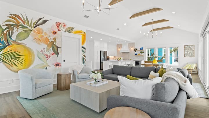 Stylish 6br Oak Island Oasis W/ Private Pool - Oak Island, NC