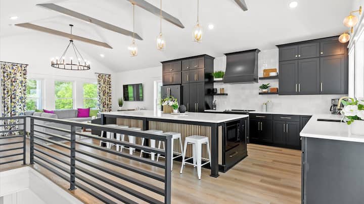 5br W/ Private Pool & Easy Beach Access - Oak Island, NC