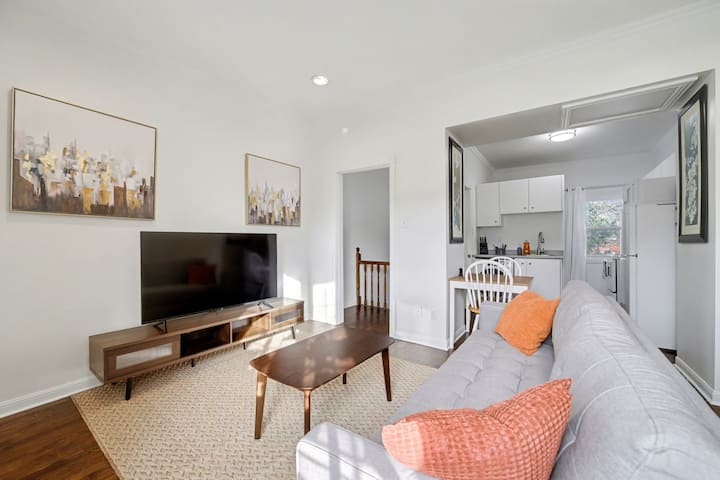 1 Bed Suite Steps To Bloor! - Toronto