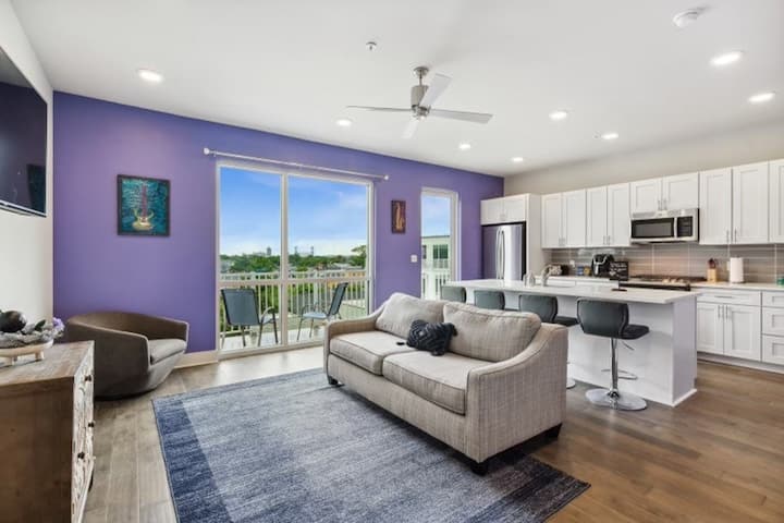 Luxury Penthouse Near The French Qtr. W/parking - New Orleans, LA