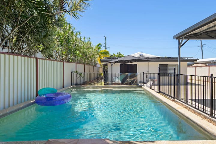 Golden Beach Bungalow - 500m To The Beach - Caloundra
