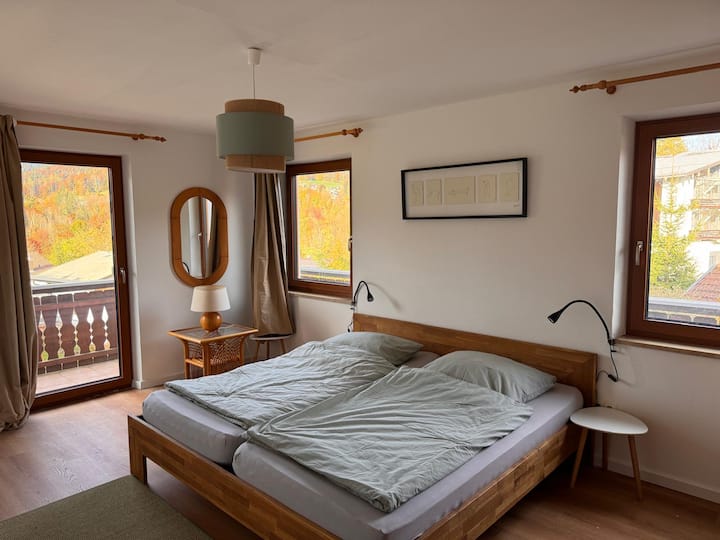 Ferienwohnung Hexe, 98m², 2 Sep. Sz, 4pers., Du/wc - Bischofswiesen