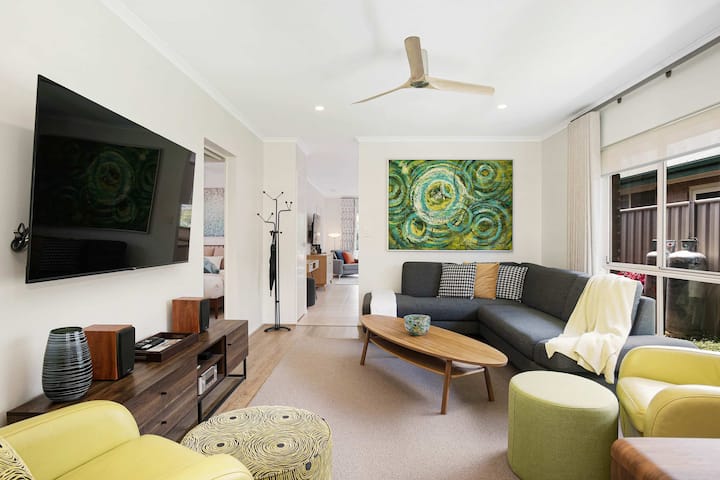 Cerca Del Agua, Chic Coastal Home Steps From Beach - Victor Harbor