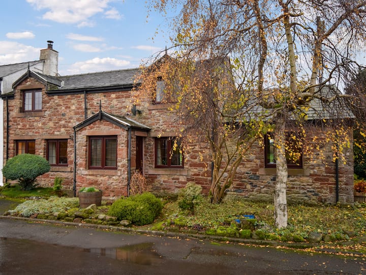 1 Stag Inn Cottages - Appleby Castle