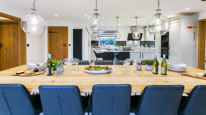 Llydaw- Cottage For 12 With Pool - Gales