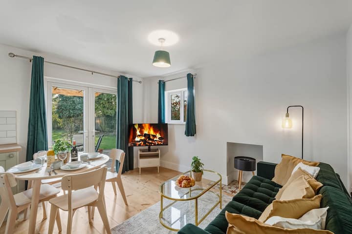 Seven Space | 488 Earlham House. - Norwich