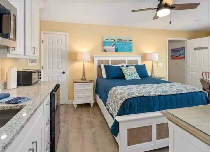 Casa Bella D - Steps To Sand - Fort Myers Beach, FL