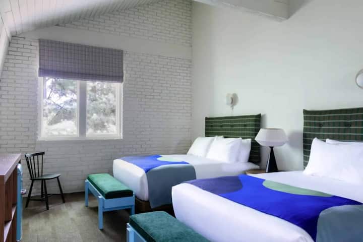 Relax And Recharge! Outdoor Pool, Pets Allowed! - Stowe, VT