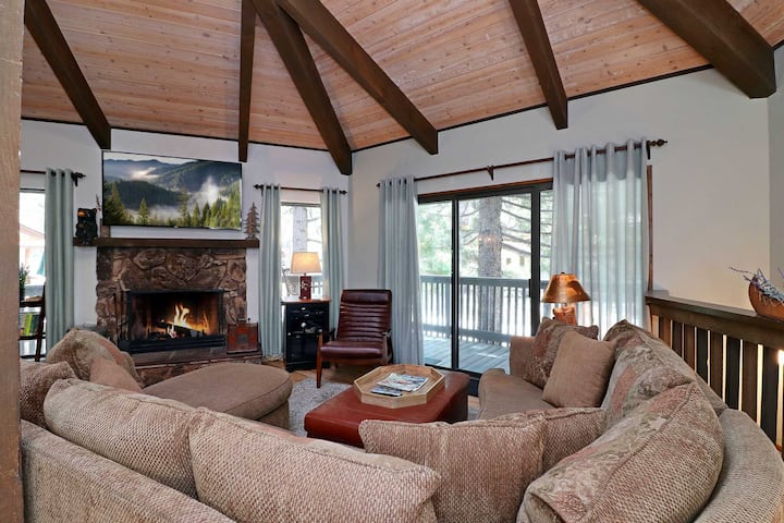 Walk To Snow Summit! Hot Tub! Game Room! Backyard! - Big Bear Lake, CA