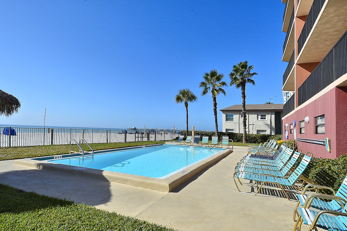Emerald Isle 304 - Directly on the Beach! - Condominiums for Rent in ...