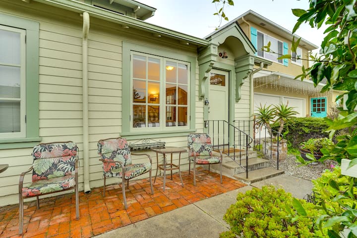 Steps To Sand: 'Beach Hill Bungalow' W/ Patio - Santa Cruz, CA