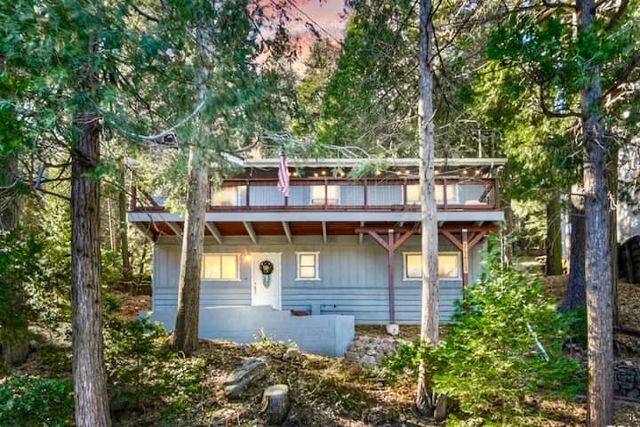 Idyllic Cabin In The Woods: Cozy Crestline Retreat - Crestline, CA