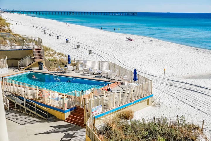 Cozy Suite Just Steps From The Beach | Pool Access - Panama City Beach, FL