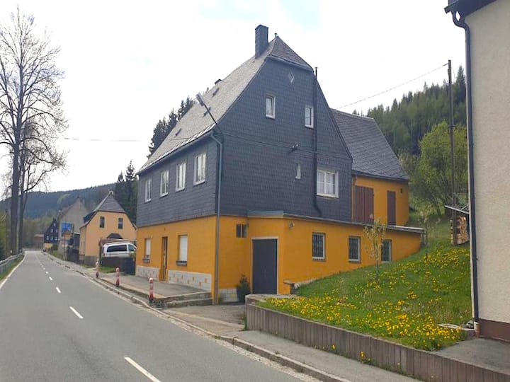Ferienhaus In Bärenstein Bei Grünen Hügeln - Oberwiesenthal