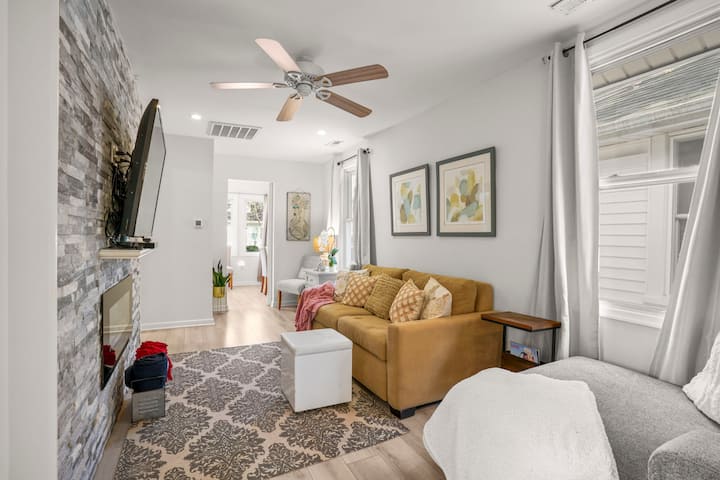 Pet Friendly Cottage | Beach Passes | Walk To Bay - Chesapeake Beach, MD