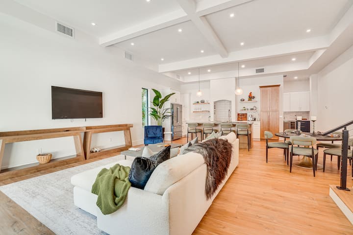 3,200-sq-ft Hideaway 5 Mi To Downtown Sarasota! - Sarasota