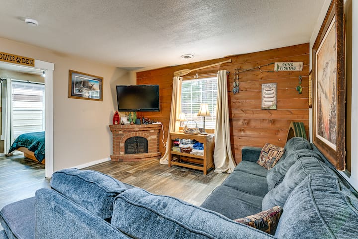 Ride-in/ride-out Getaway < 1 Mi To Lake Arbutus - Black River Falls, WI