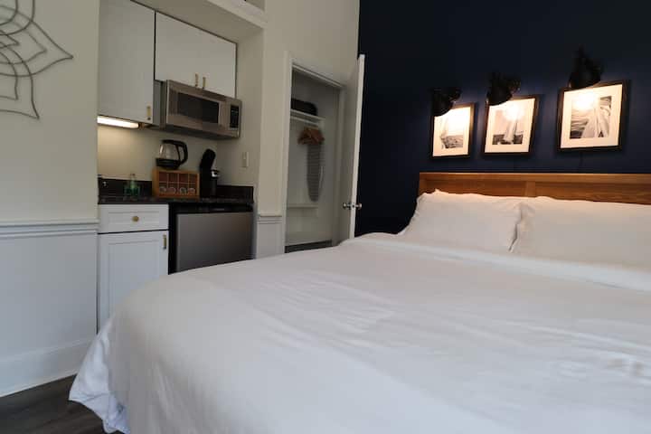 Brownstone Studio Retreat - Boston, MA