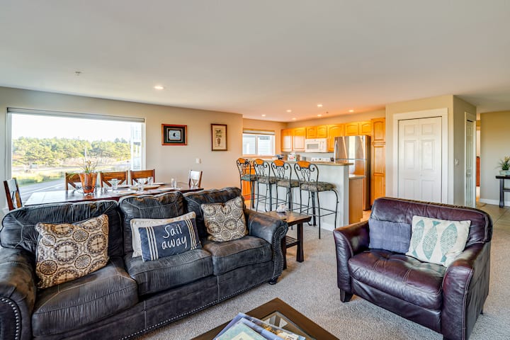 Beach Access & Community Perks! Westport Hideaway - Westport Light State Park, Westport