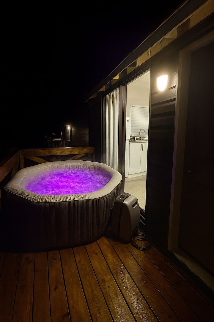 Studio Cottage #9 - Virginia Pine - Gravenhurst