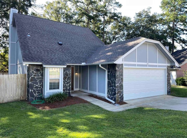 The Noles Nest- 3/2 Home Close To Campuses - Tallahassee, FL