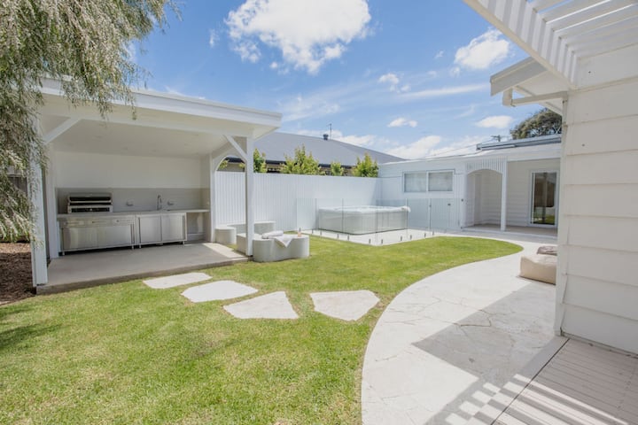 Coastal Waters - Spa, Sleeps 8, Newly Renovated - Ocean Grove