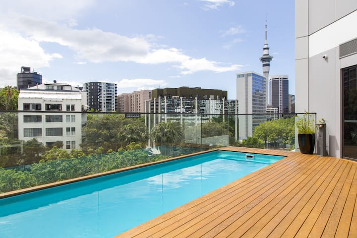 Brand New Designer Cbd Stay W/ Pool & City Views - Auckland