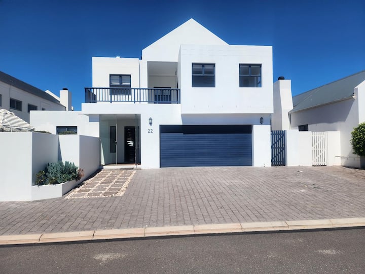 Family Holiday Home - Langebaan