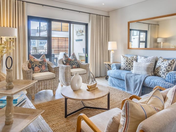 Two Bed Pool View Superior 210 - Hermanus