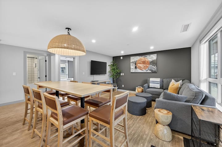 Downtown Condo | Kitchen + Near Mountain Resort - Revelstoke