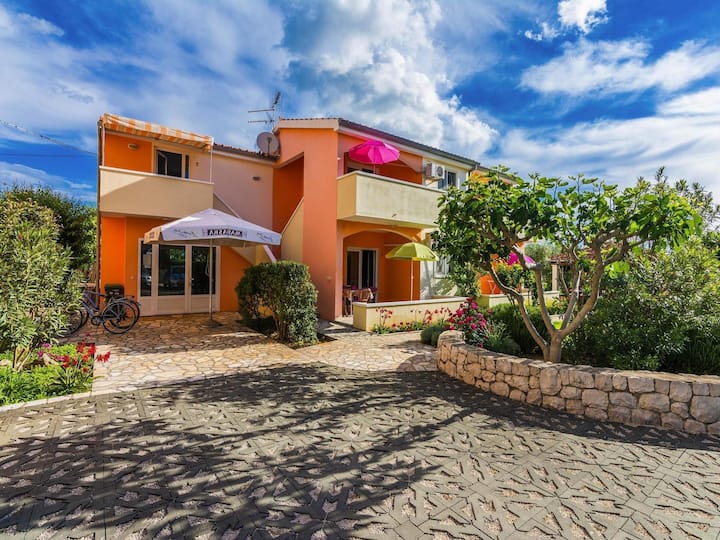 Apartment In Nin Near The Beach & Pool - Vrsi