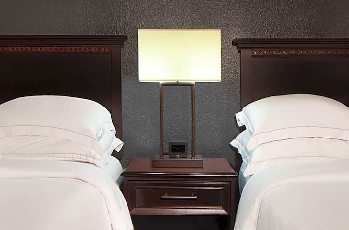 Relaxing Comfort And Style Close To Houston’s Nasa - League City, TX