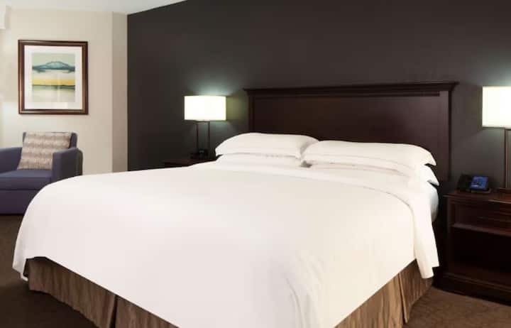 Charming Retreat Just Minutes From Baybrook Mall - Seabrook, TX