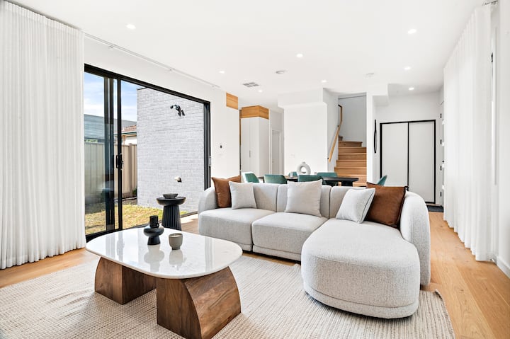 Brand-new 3-bed Townhouse In Pascoe Vale - Victoria