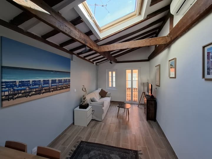 Charmant Studio Rénové – Place De La République - Villefranche-sur-Mer