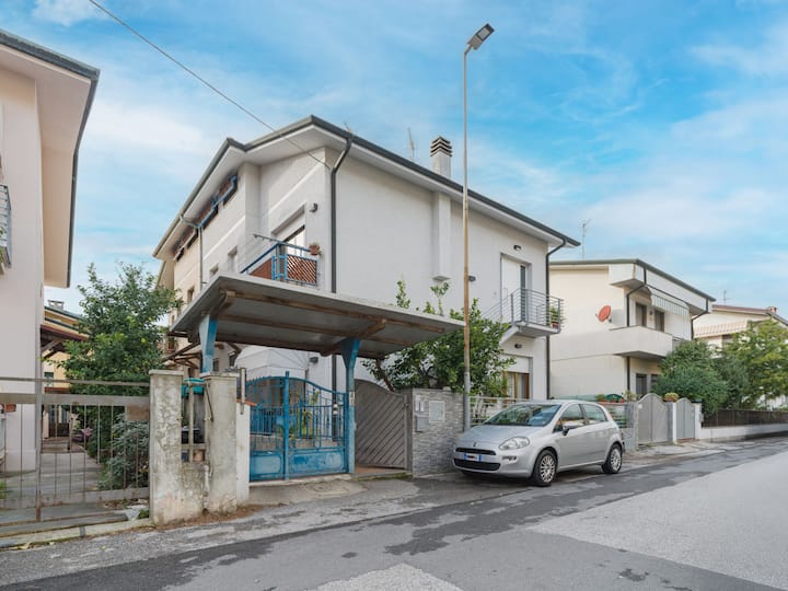 Minù By Interhome - Viareggio