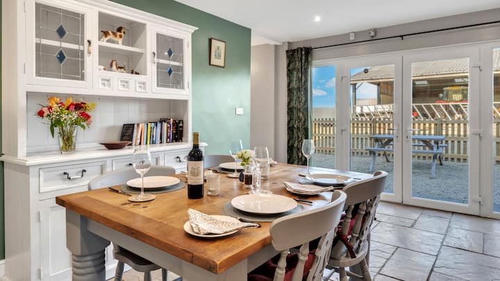 Roe Barn - Pet Friendly Near Tetbury - Castle Combe