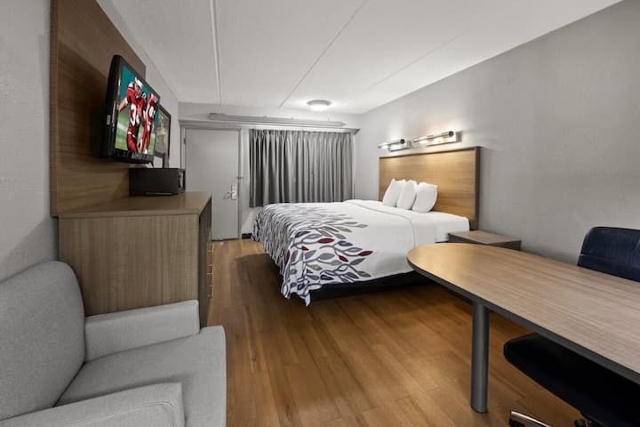 Pet-friendly Stay For Ocala Visits W/ Breakfast! - High Point, NC