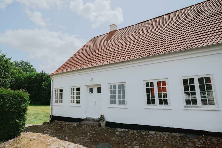 Stay In Hindemaes Historic Managers House - Denmark