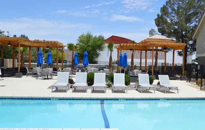 3 Two-bedroom Suites! Pool, Breakfast & Fitness - El Paso, TX