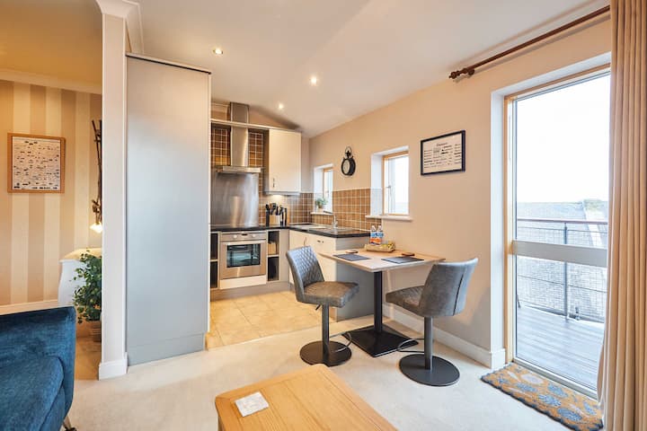 Host & Stay | The Shipshape - Seahouses