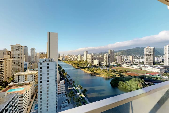 1br Waterview 22nd-floor | Balcony | Pool - Honolulu, HI