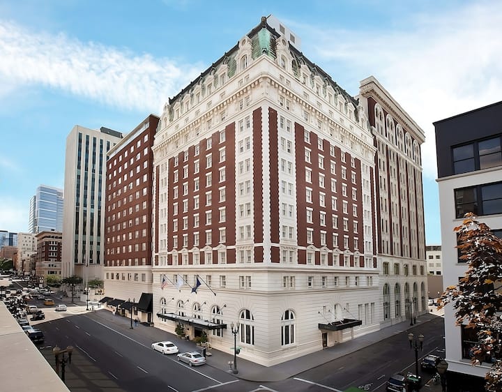 Prime Location! 4 Comfortable Units, Pet-friendly, - Portland, OR