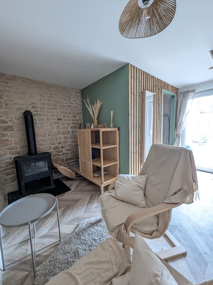 Jo And Manu's Barn - Falaise