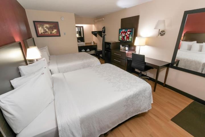 Convenient Stay Near Downtown Columbus Attractions - Columbus, OH