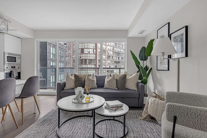 Financial District 2br Condo |55" Tv| Free Parking - Toronto