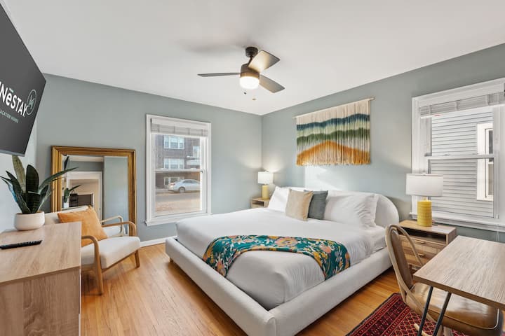 Minnestay* Uptown Muse - Minneapolis, MN