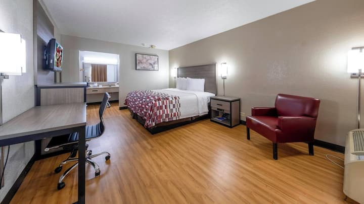 Clean And Comfy King Room Near Monticello & Trails - Charlottesville, VA